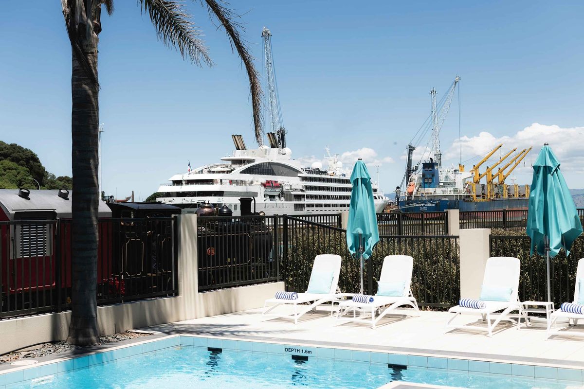 Gallery | Portside Hotel